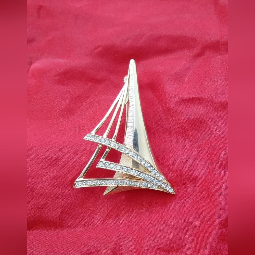 Vintage 60s Rhinestone Goldtone Brooch Pin Unsigned C… - Gem